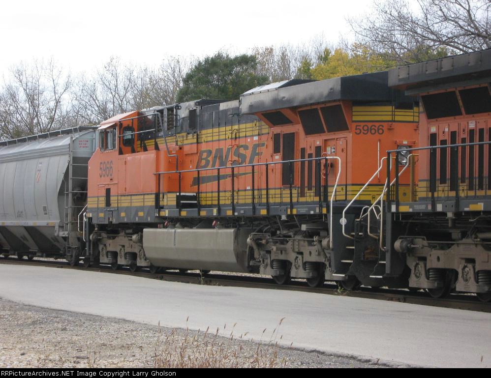 BNSF 5966